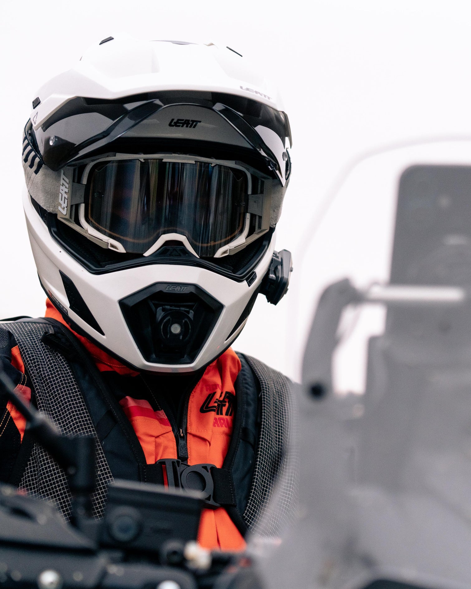 Helmet Kit ADV 9.5 Carbon with 4.5 Iriz Goggle – Leatt USA